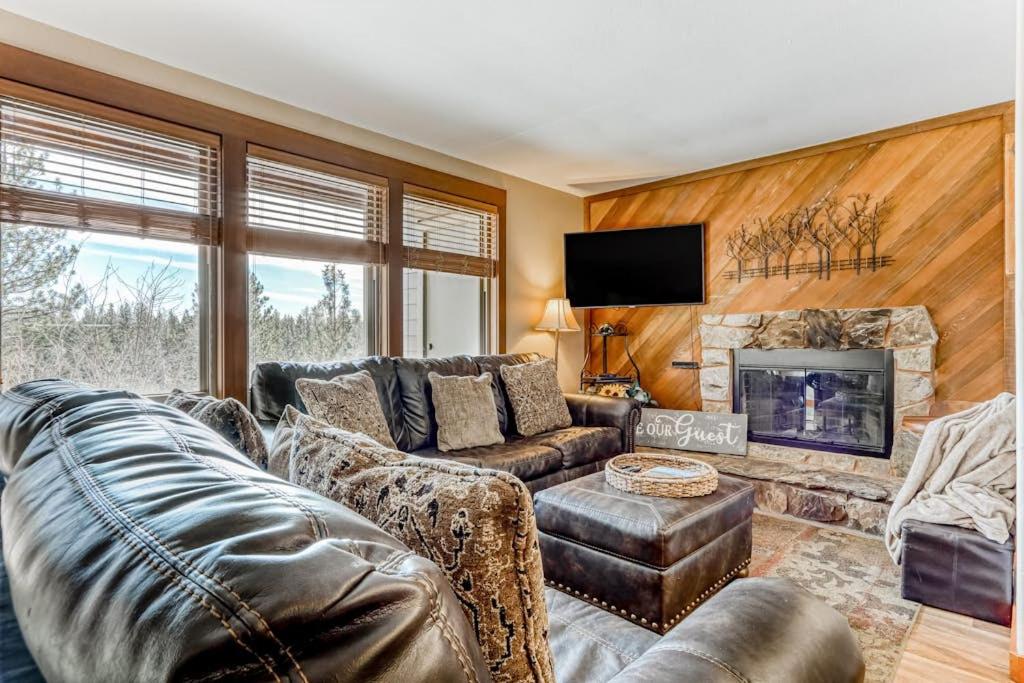 All-Suite Alpine Getaway - Pools Hot Tubs & Golf - Shuttle to Ski ...