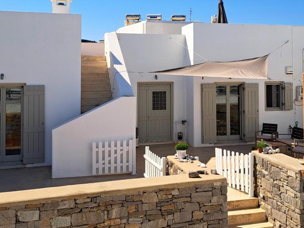 Piperi On The Rocks, Naousa (updated prices 2026)