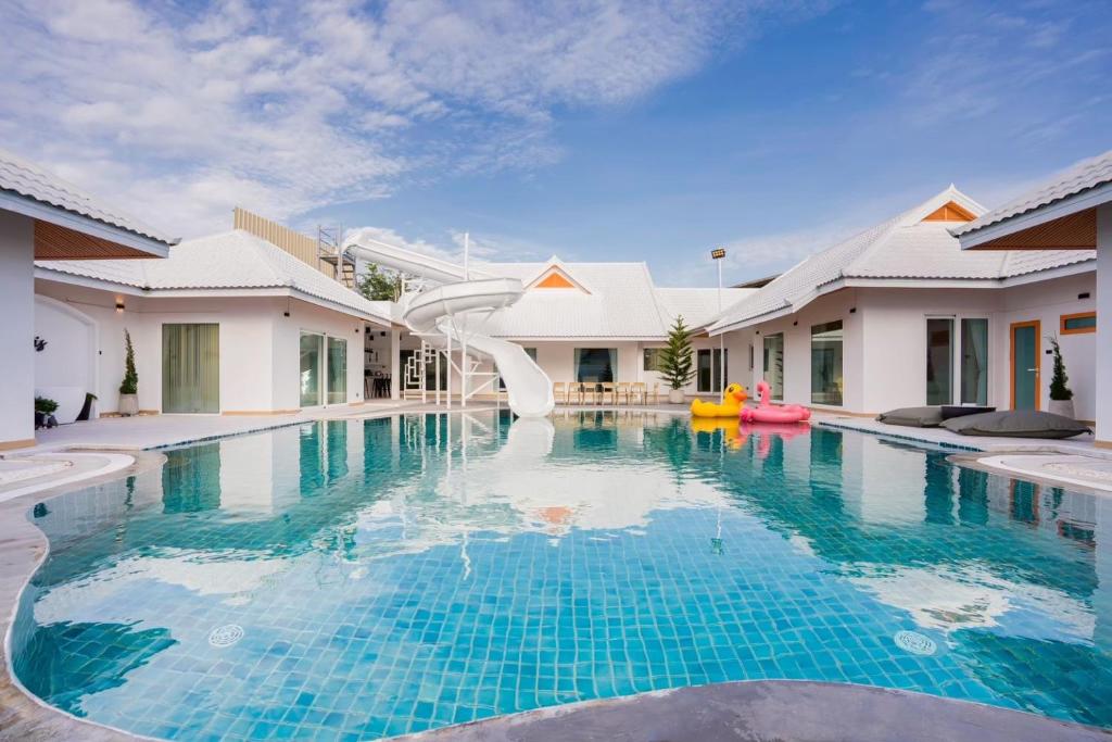 LABARIS LUXURY POOLVILLA WONGAMART BEACH 5 Bedroom, Ban Kraek (updated ...