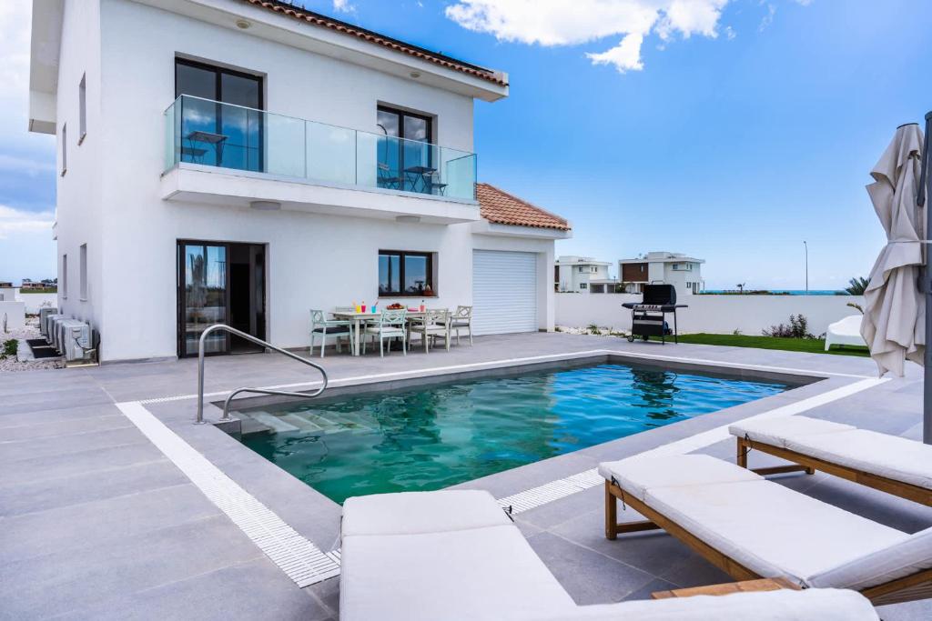 Beautiful Sea View Pool Villa with BBQ & 4BR, Sophtadhes (updated ...
