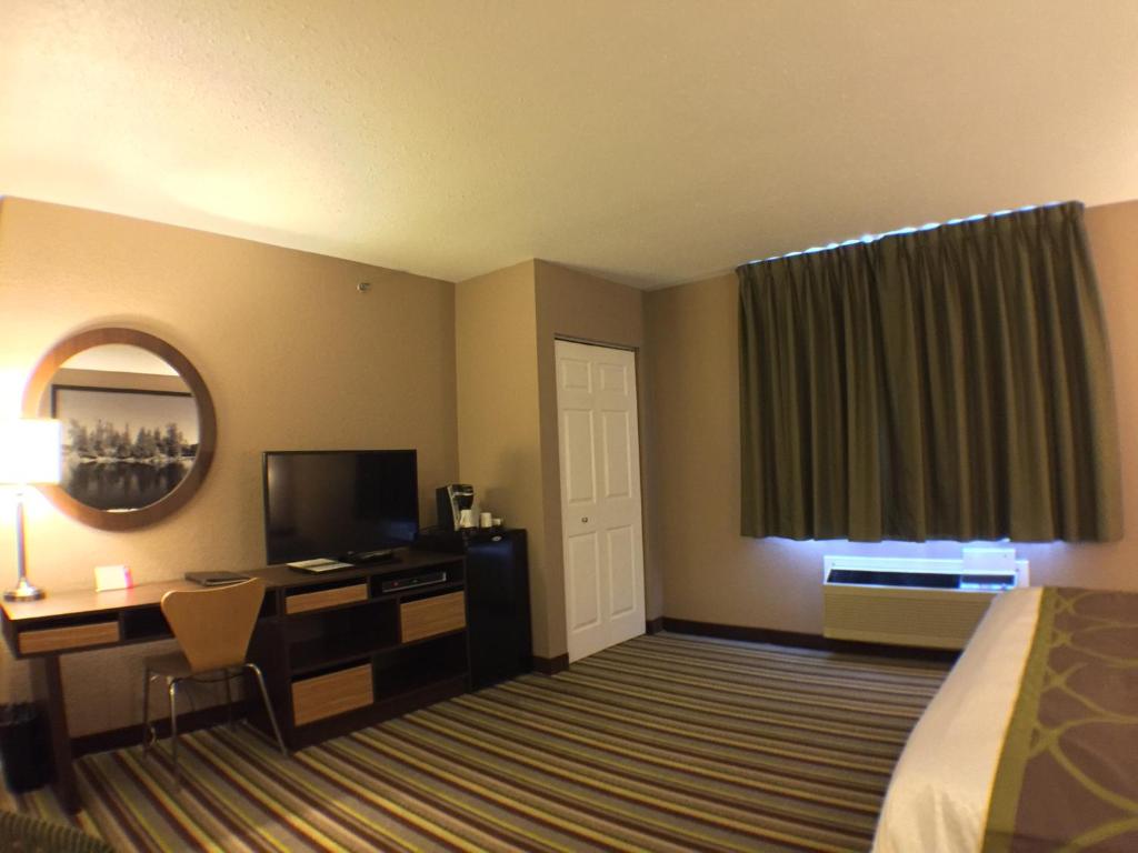 Super 8 by Wyndham Kenora, Kenora (updated prices 2025)