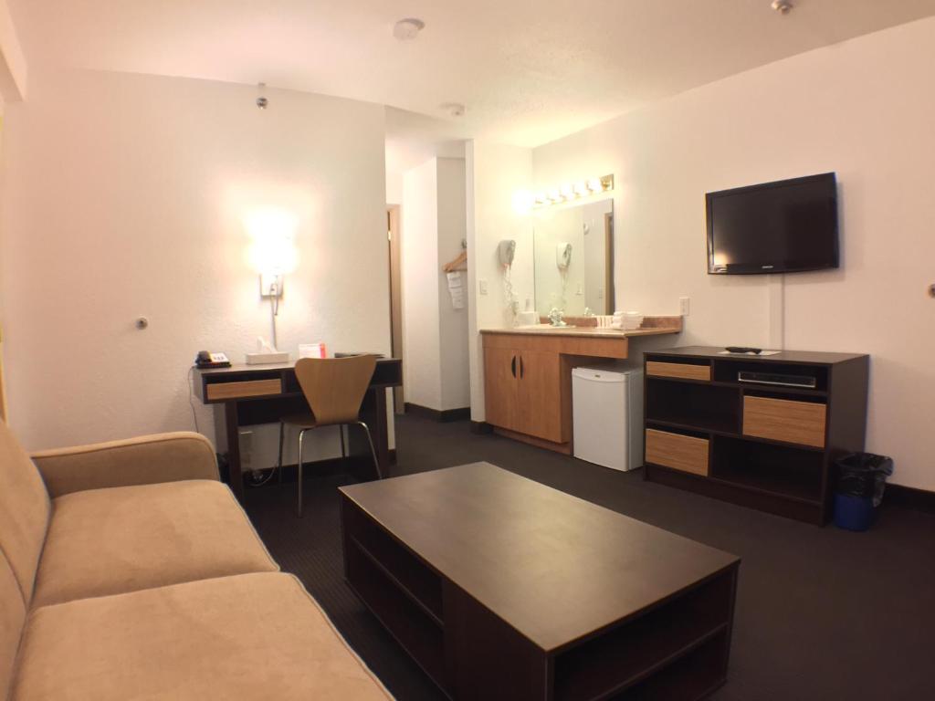 Super 8 by Wyndham Kenora, Kenora (updated prices 2025)