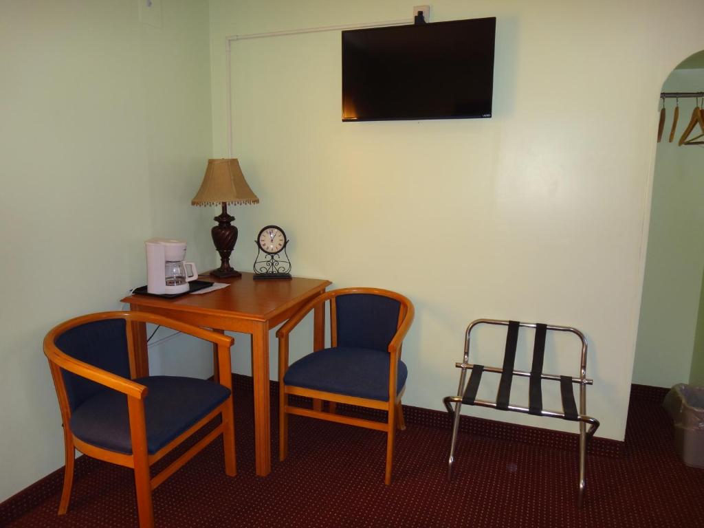 Pine Ridge Motel, Dodgeville (updated prices 2025)