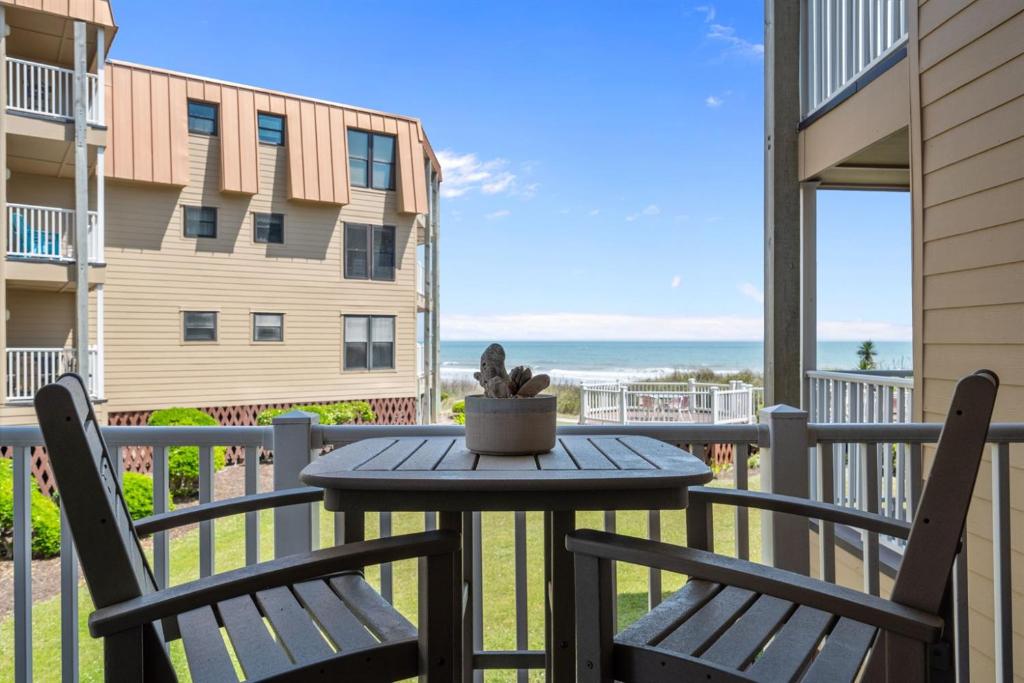 Herons Reserve Oceanfront Beach Access, North Topsail Beach (updated ...