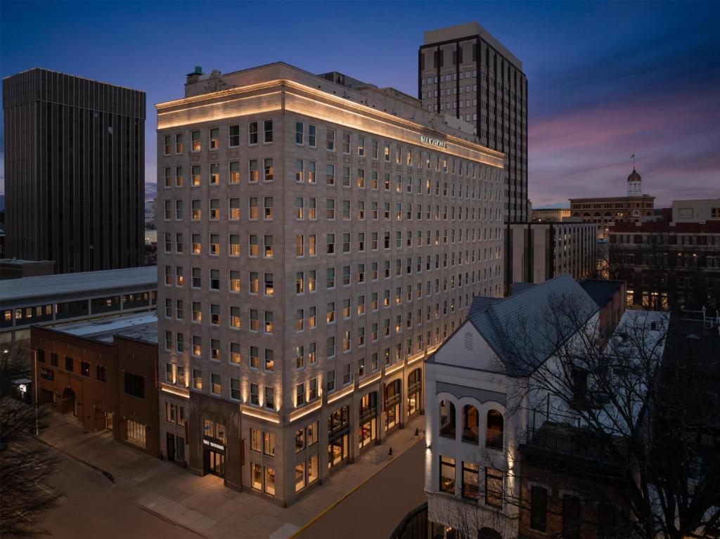 The Waymark Chattanooga, Tapestry Collection By Hilton, Chattanooga ...