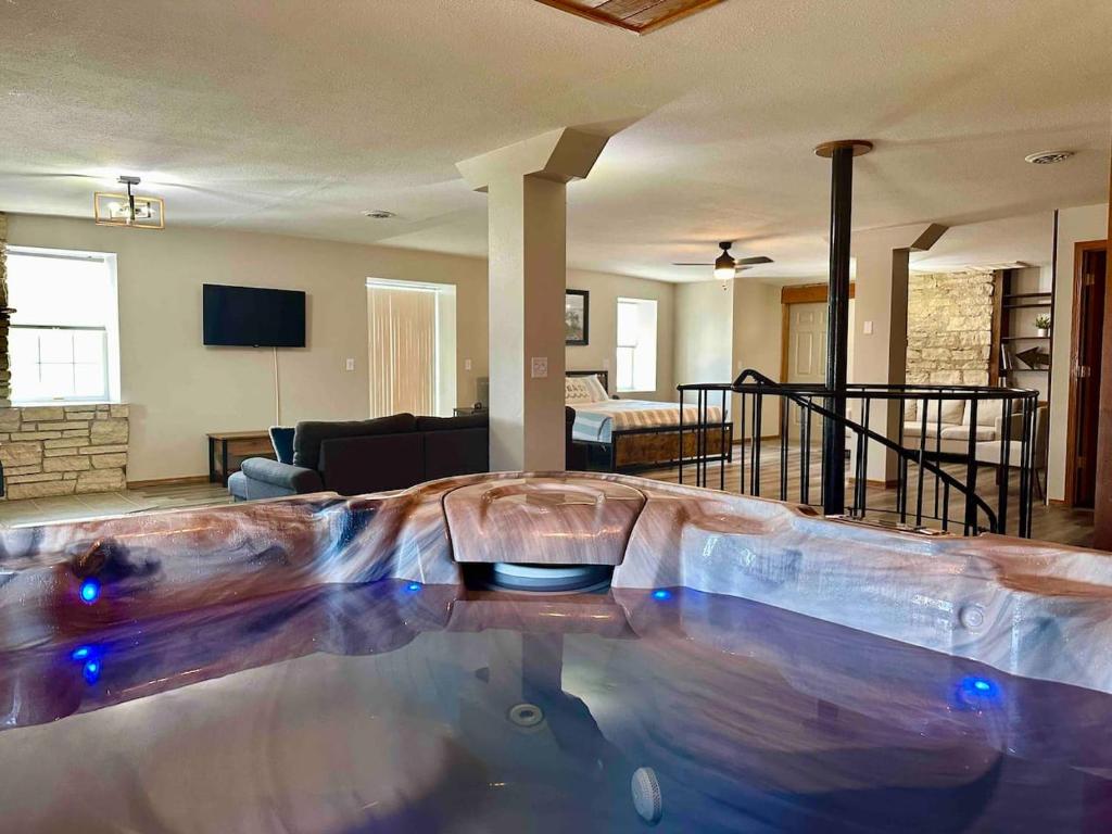 Riverview Villa - Hot Tub Suite (River Rock Inn), Bellevue (tarifs ...