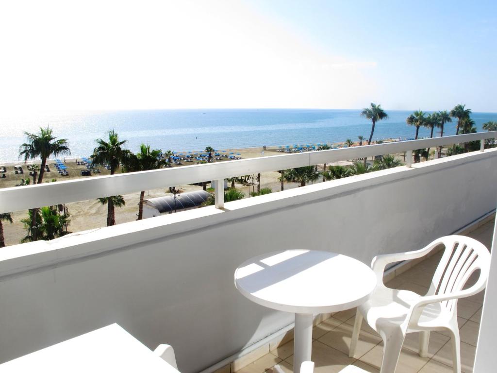 Sun Hall Beach Hotel Apartments, Larnaca (updated prices 2025)