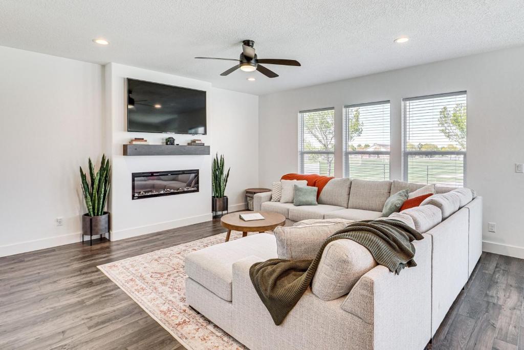 Mtn-View Retreat w Large Yard Near Salt Lake, Stansbury park (güncel ...