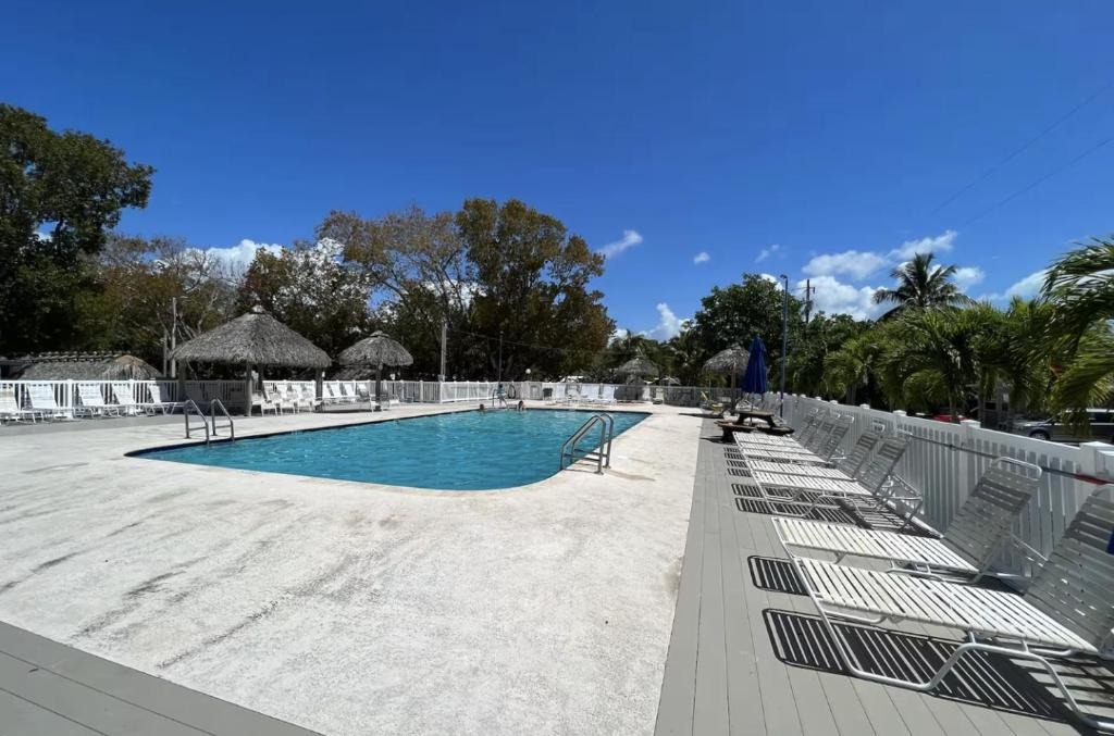 New Tiny Home Paddle Boards, Kayaks, Pool, Marina, Key Largo ...