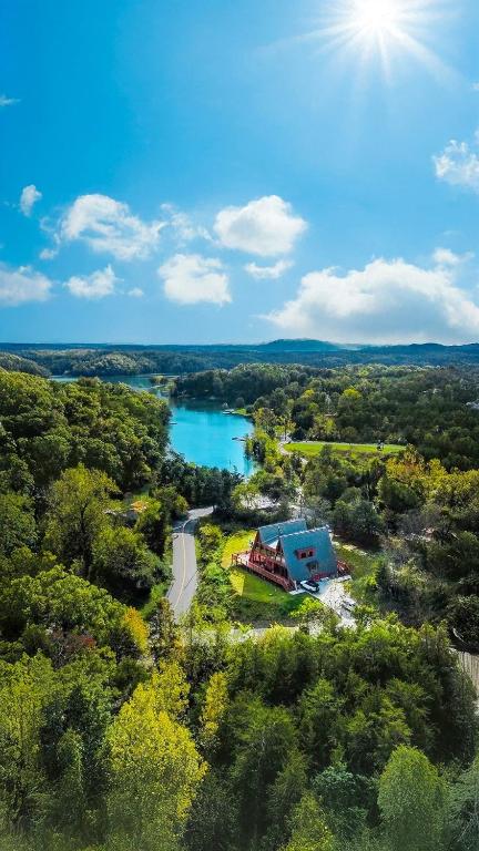 Lakeside A-Frame X2 Pickleball Hot Tub Sauna, Sevierville (preços ...