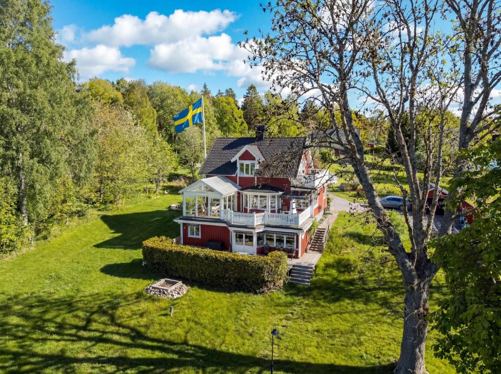 1909 archipelago villa - beach, jetty & sauna, Ваксхольм (актуальные ...