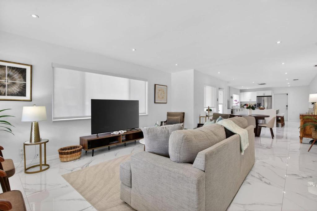 Tropical Oasis with Private Pool, Fort Lauderdale (updated prices 2026)