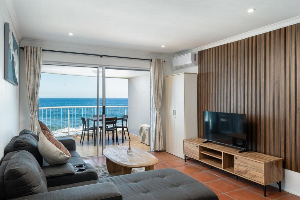Rustic Beachfront Apt! Shared Pool!, Umdloti (opdaterede priser for 2026)