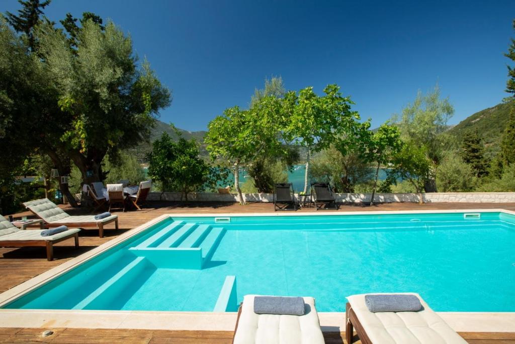 Liana's House with great view in Vlicho Bay big, Yenion (precios ...