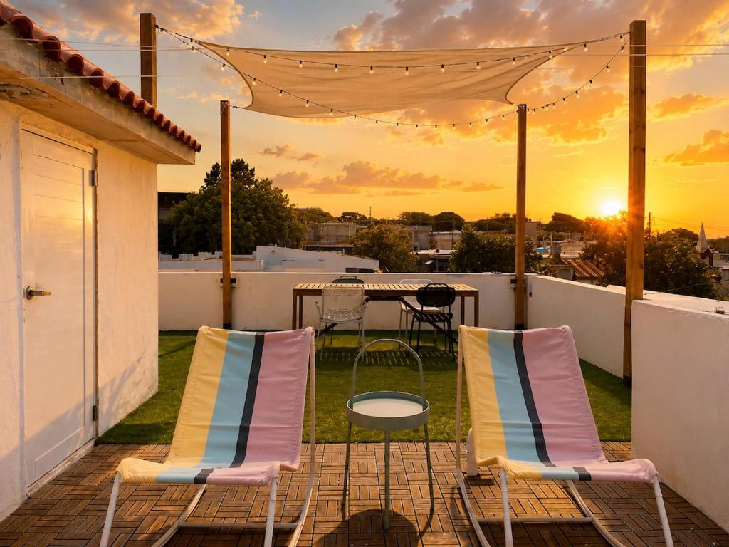 Rooftop Sunsets Boho Antique Home 3BR Near Beach, Camuy (harga dikemas ...