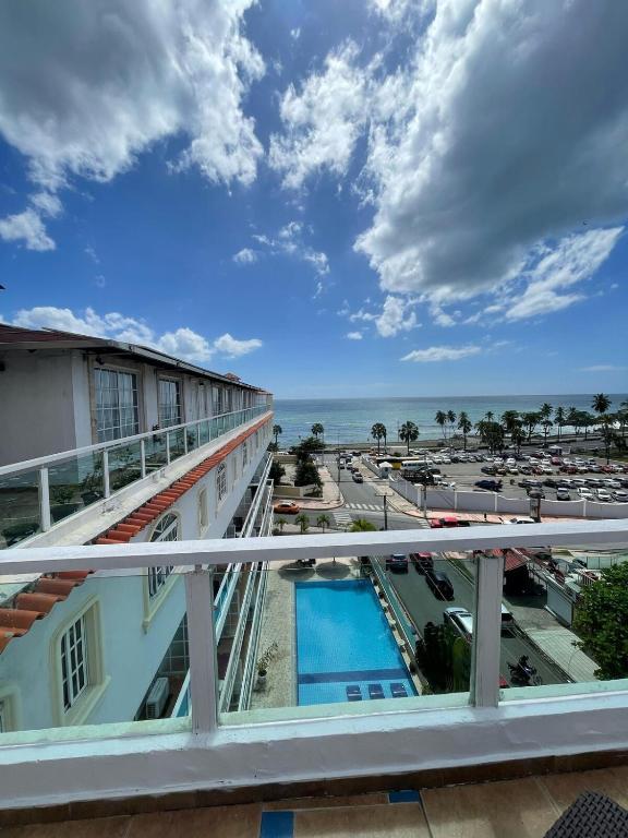 Modern 2BR Penthouse with Jacuzzi & City View, Santo Domingo (updated ...