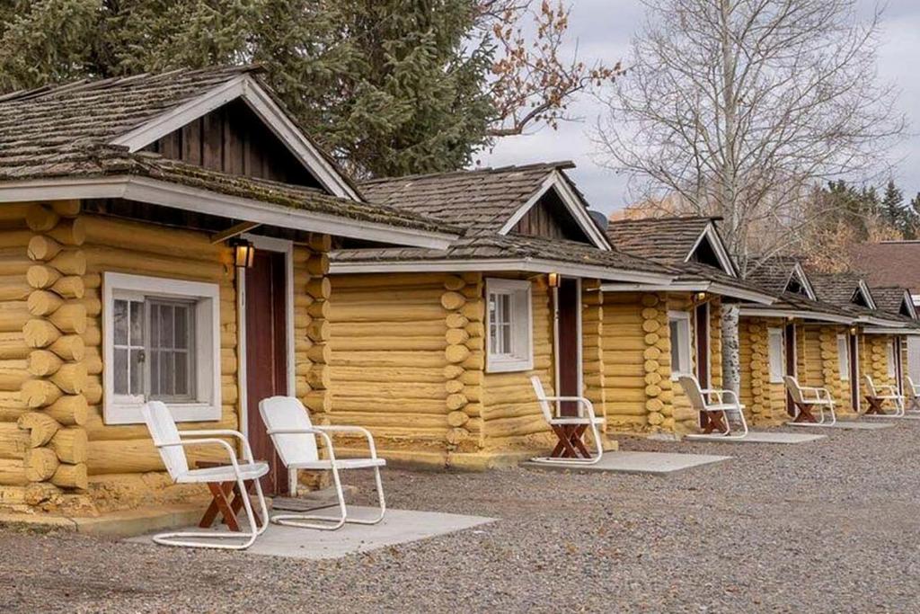 Cozy Log Cabin for a Romantic Couples Getaway in Ashton, Idaho, Ashton ...