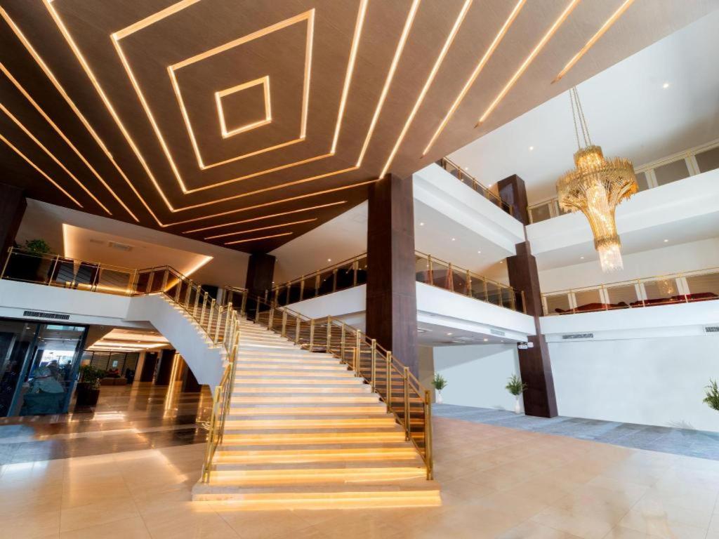 Metrocentre Hotel & Convention Center, Тагбиларан (актуальные цены 2026 ...