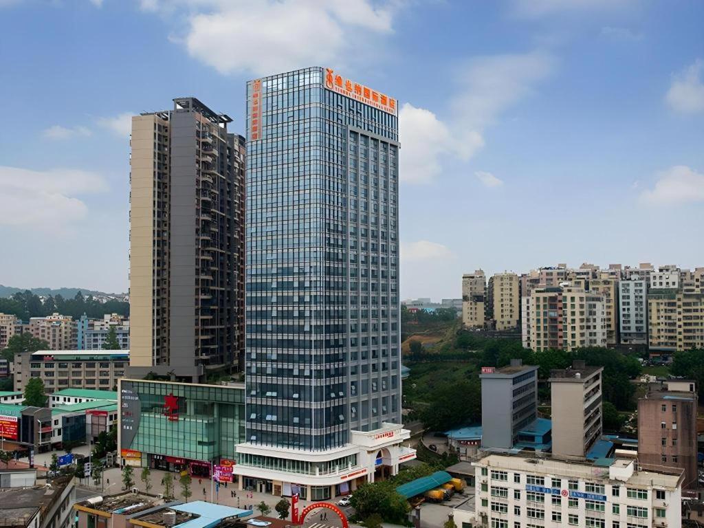 Vienna International Hotel Shenzhen Longgang Xiashuijing Metro Station ...