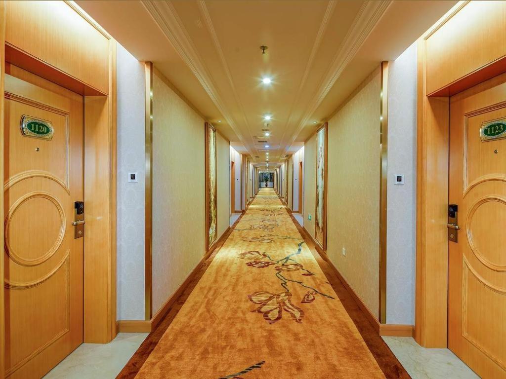 Vienna Hotel Chengdu Wenjiang Zhujiang Plaza Guanghua Park Metro ...