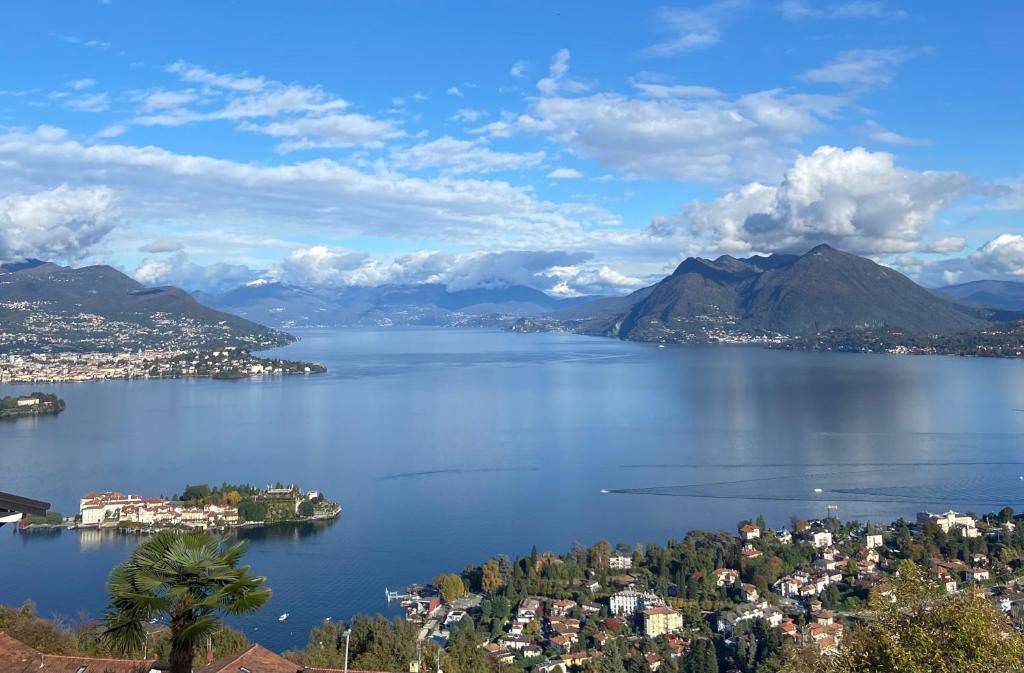 Lake view of Stresa in a villa in Someraro, Levo (aktualisierte Preise ...