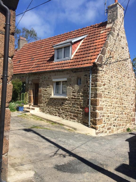 Maison  Au Port De Perros Situee Dans Une Impasse  Calme - Trébeurden