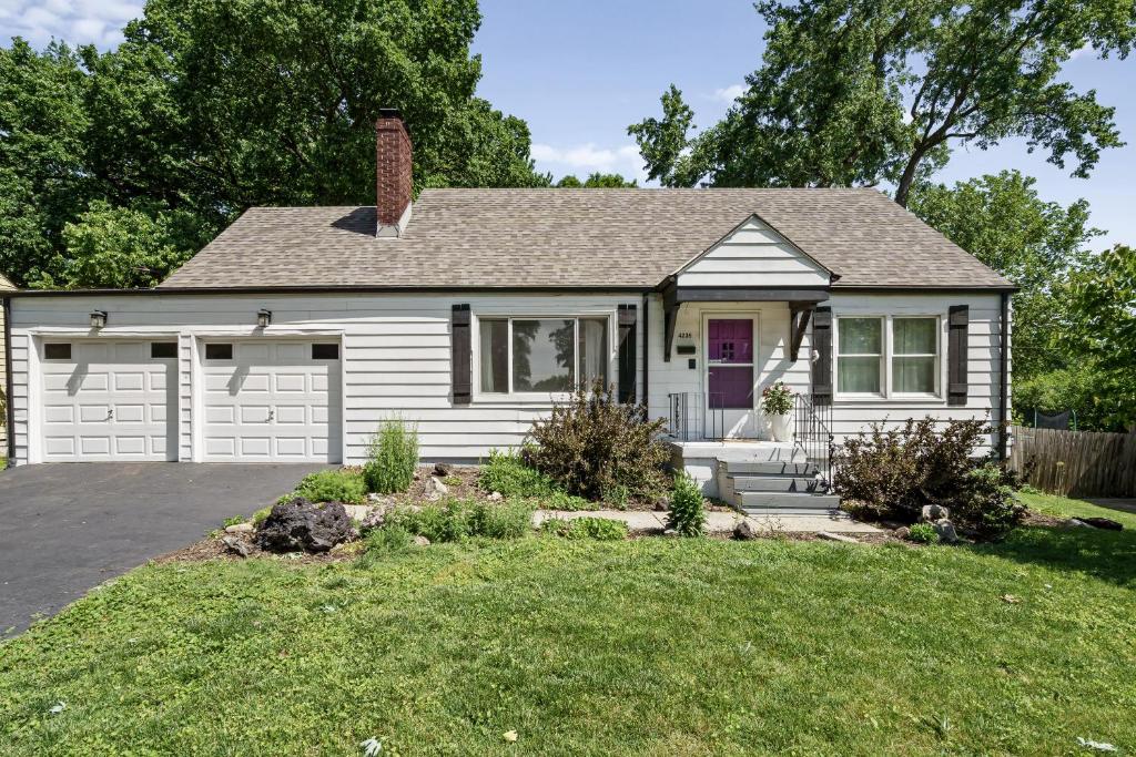Private 2-bedroom house with yard in Kansas City ready for FIFA World ...