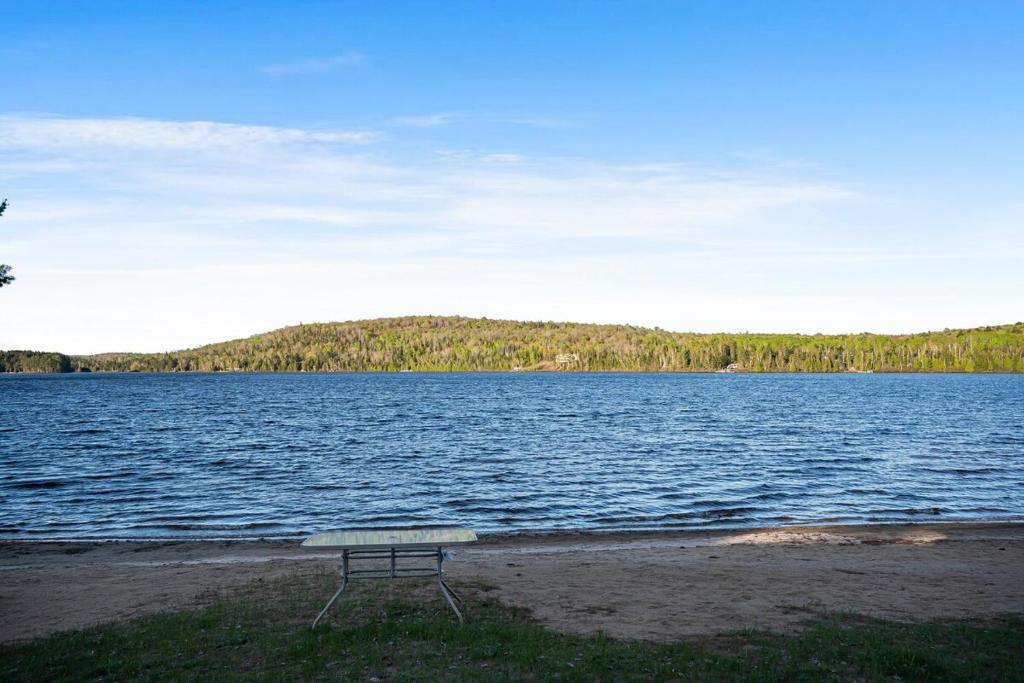 Sandy Shores Cabin on Lake St Peter with Fire Pit and BBQ, Lake Saint ...