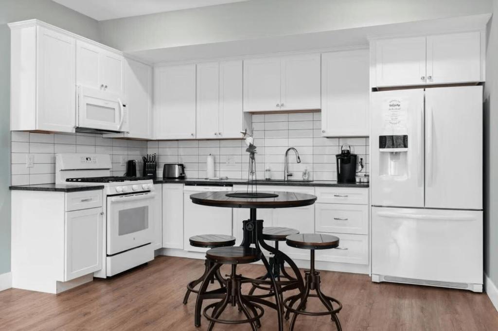 The Nook 8 Rooftop Patio 2BR Downtown, Traverse City (precios ...