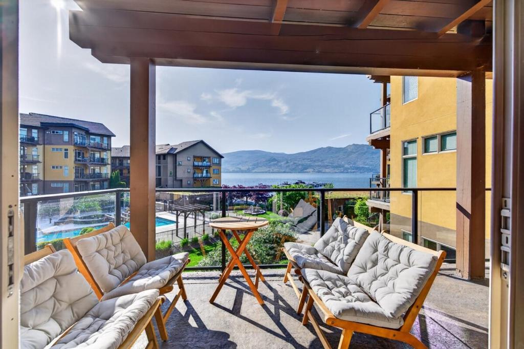 Pool View Condo at Barona Beach Lakeside Resort 4205, West Kelowna ...