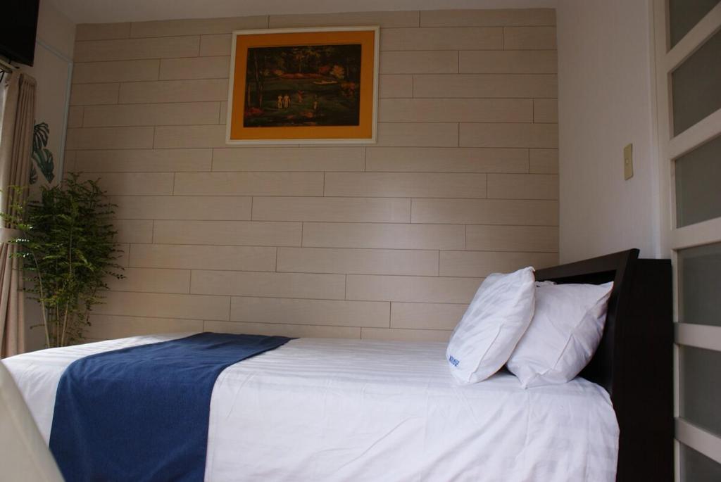 Shinjuku # 201 5 minutes from Okubo station Free WIFI, טוקיו (מחירים ...