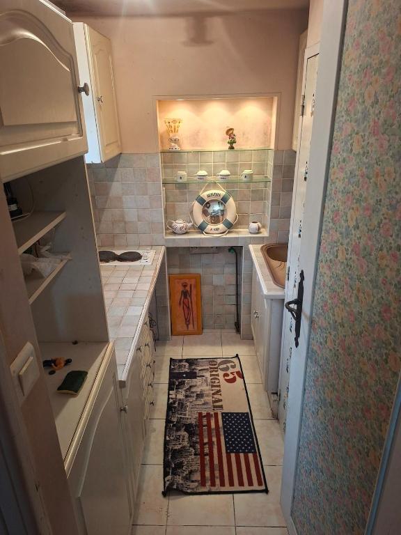 Bed and breakfast with small equipped kitchen, Le Cannet (prețuri ...