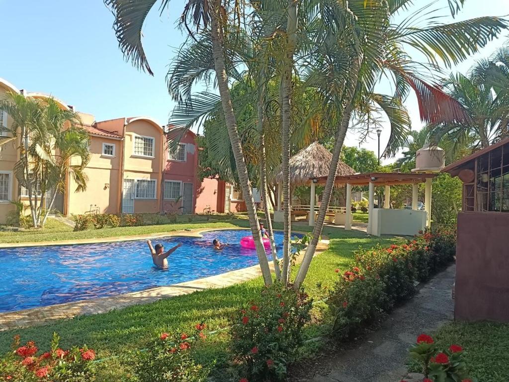 Sun and Relaxation in Ixtapa! Pool and Large Garden, Ixtapa ...