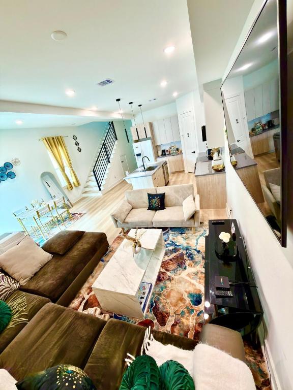 Game Room, Hot Tub, Gym, BBQ, 7 mins to World Cup, Houston (tarifs ...