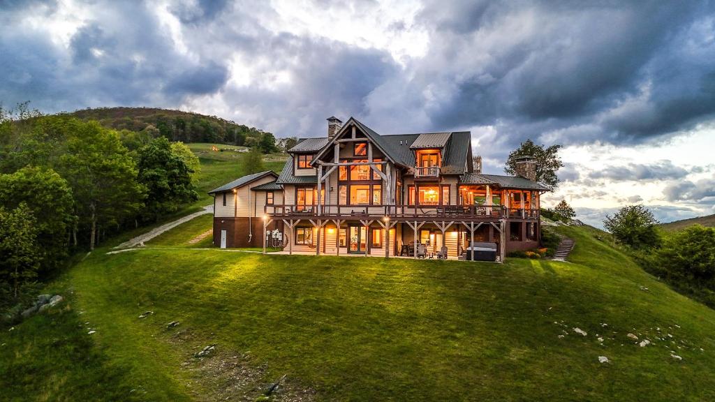 Over The Top Lodge at Chappell Farms, Banner Elk (opdaterede priser for ...