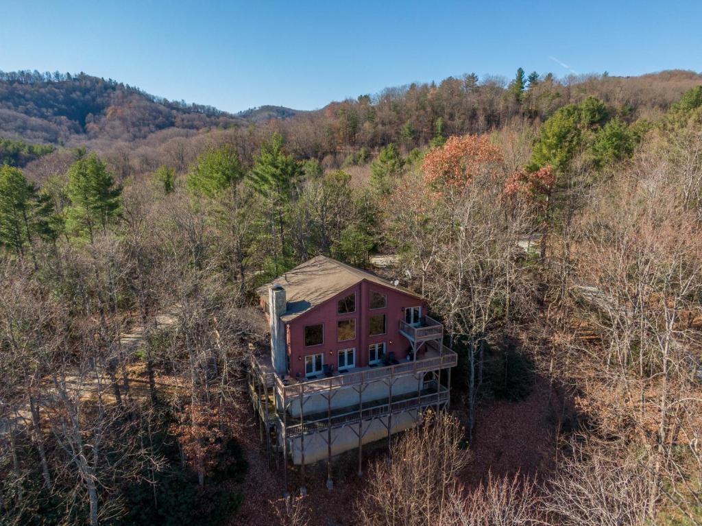 Stress ReLeaf - Blowing Rock Cabin with great view hot tub pool table ...