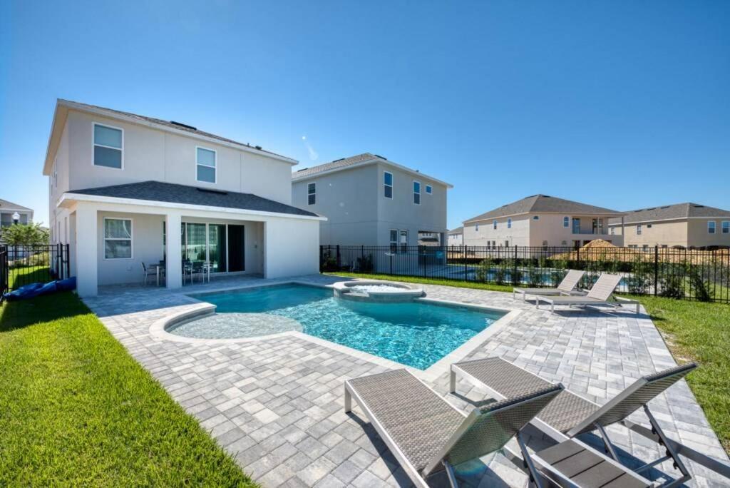 Luxury Retreat near Disney Private Pool Spa Sleeps 12, Orlando (updated ...