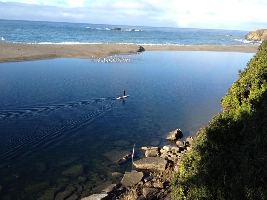 Gualala Surf Inn on the ocean bluff, Gualala (updated prices 2025)