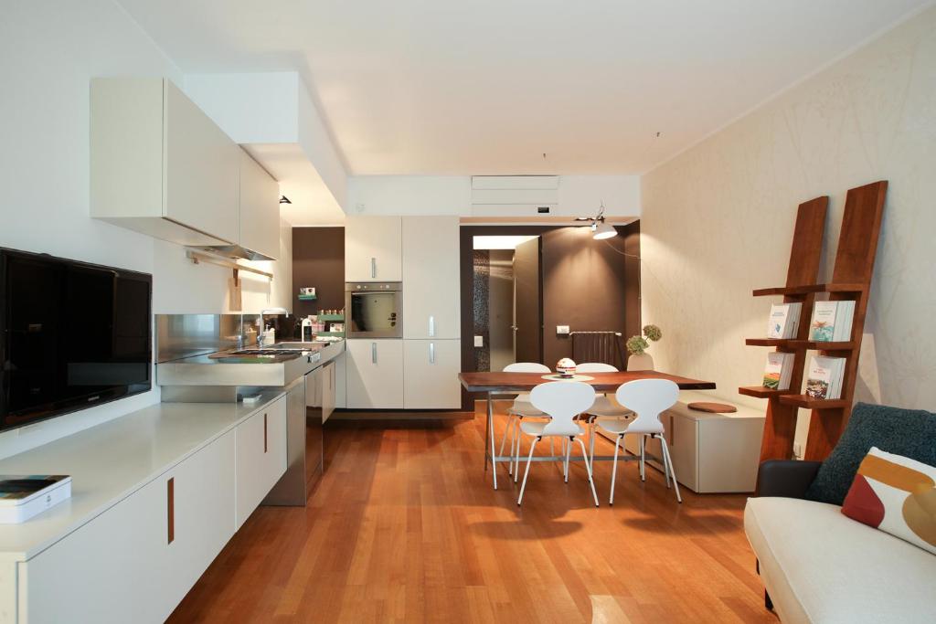 Isola Design Townhouse on 3 levels, terrace, garage, Milán (precios ...