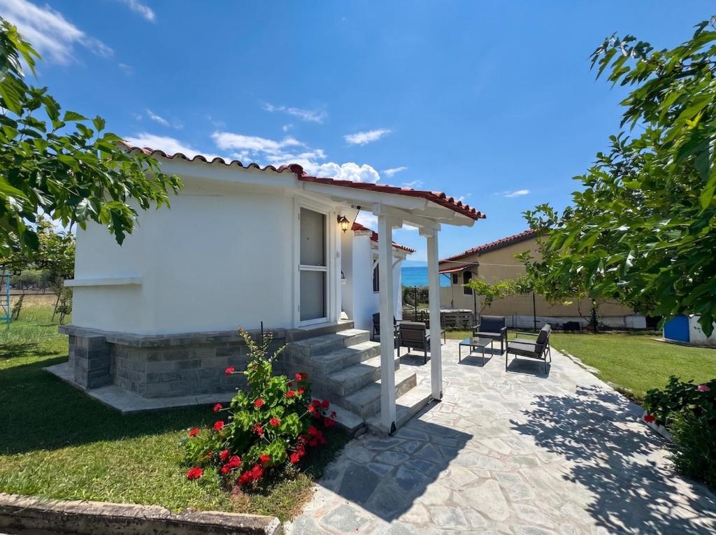 Potidea Seashell Garden House 70m from Beach Garden and Private Parking ...