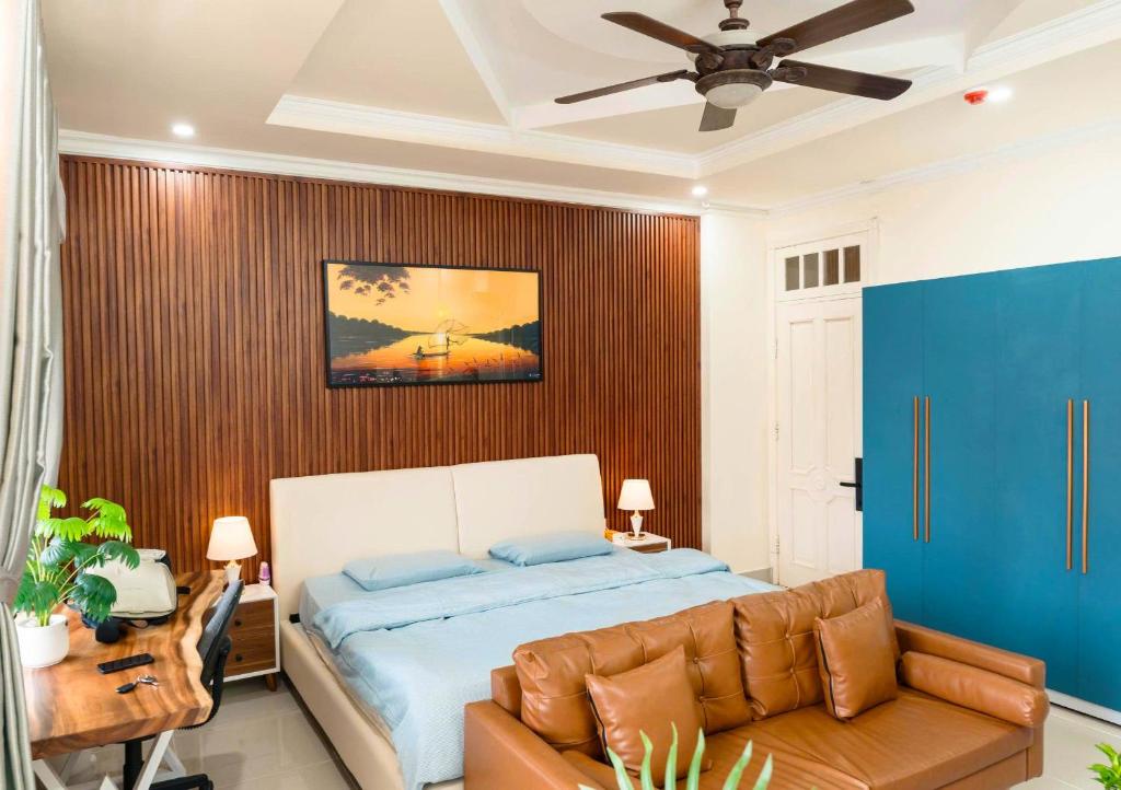 Luxury Studio Near The Beach, King Bed, Large Balcony, Full Kitchen ...