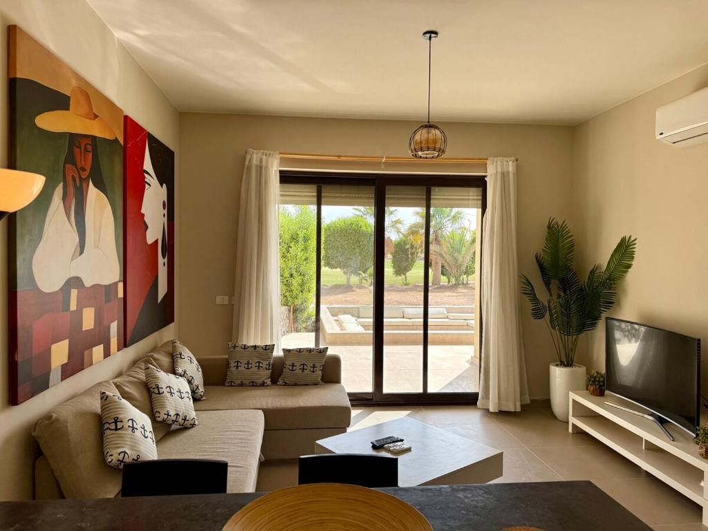 Elite 2BR Ground-Free Pool Access At Cyan ElGouna, Hurghada (precios ...