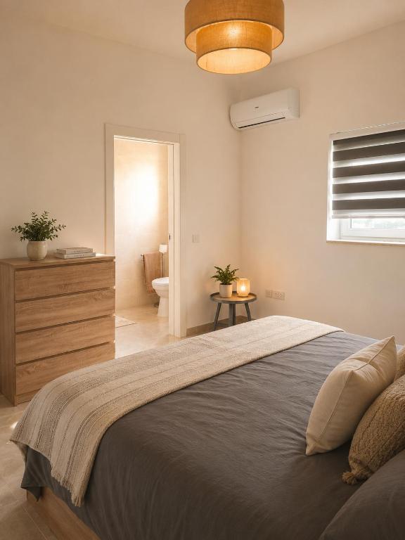 聖保羅灣城的Private Room with Ensuite bathroom in Modern Sea View Apartment ...