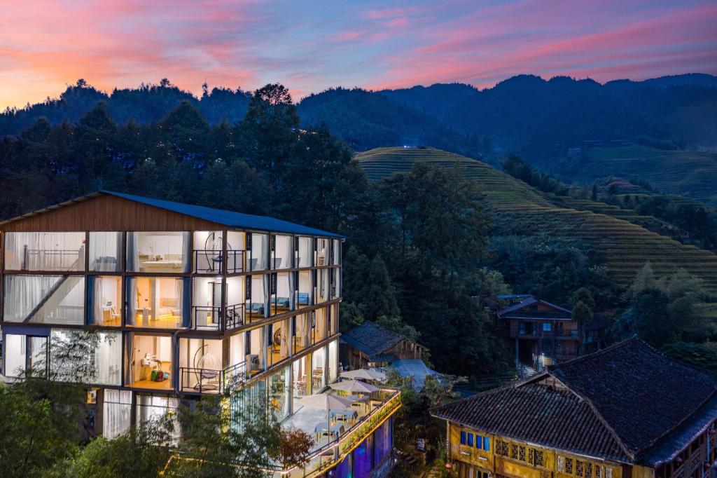 Longji Terrace Mountain Bank Crossing Hotel, Heping (precios ...