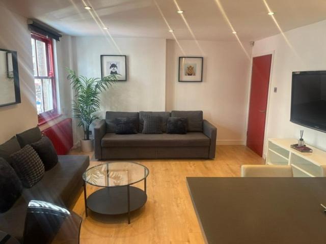 Bright 2 Bed Flat, London Eye, Waterloo, Zone 1, London (ažurirane cene ...