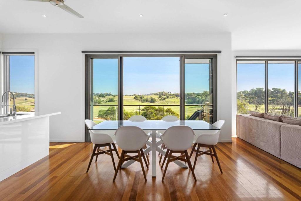 Golf Course Retreat - 5 Min to Hot Springs & Beach, Fingal (preços ...