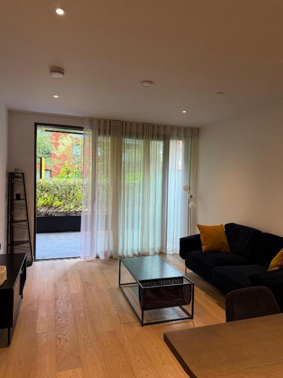 Embassy Gardens Apartment - Nine Elms, लंदन (अपडेट की गई कीमतें 2026)