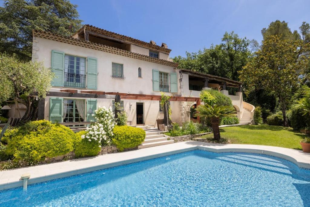 Charming Provencal Villa with Pool & Lush Gardens, Mouans-Sartoux ...