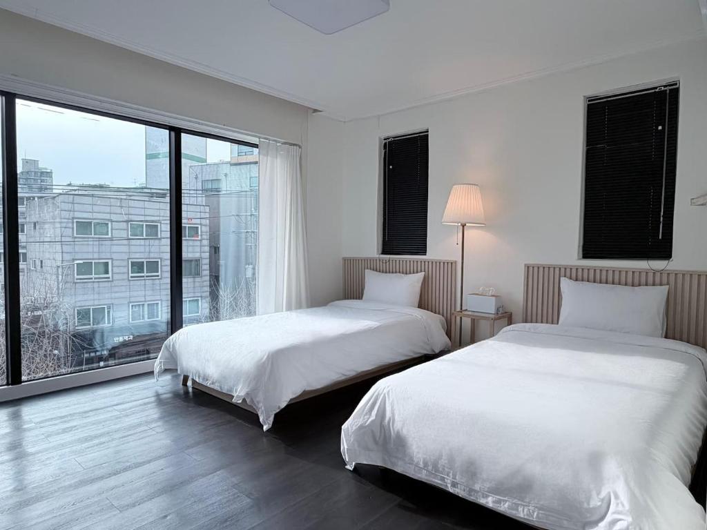 Hongdae 33, Seoul (updated prices 2026)