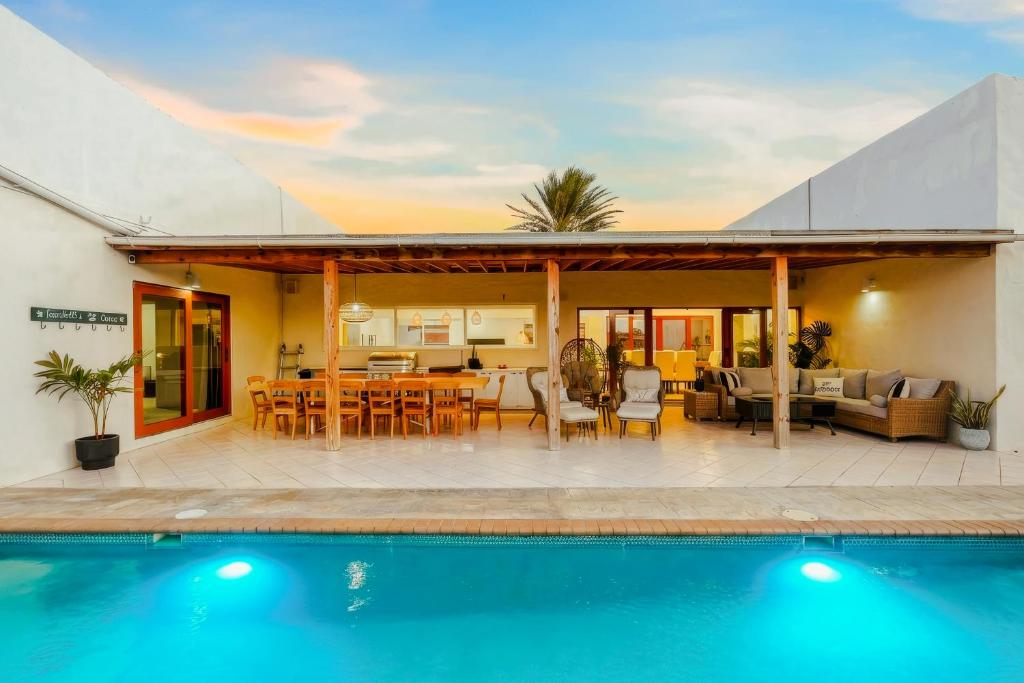 LUX 5BR Retreat with Private Pool • Bella Mia Villa, Eagle Beach ...